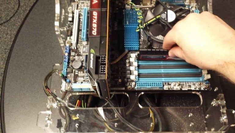 5 Ways to Fix the Red CPU Light On A Motherboard (2025)