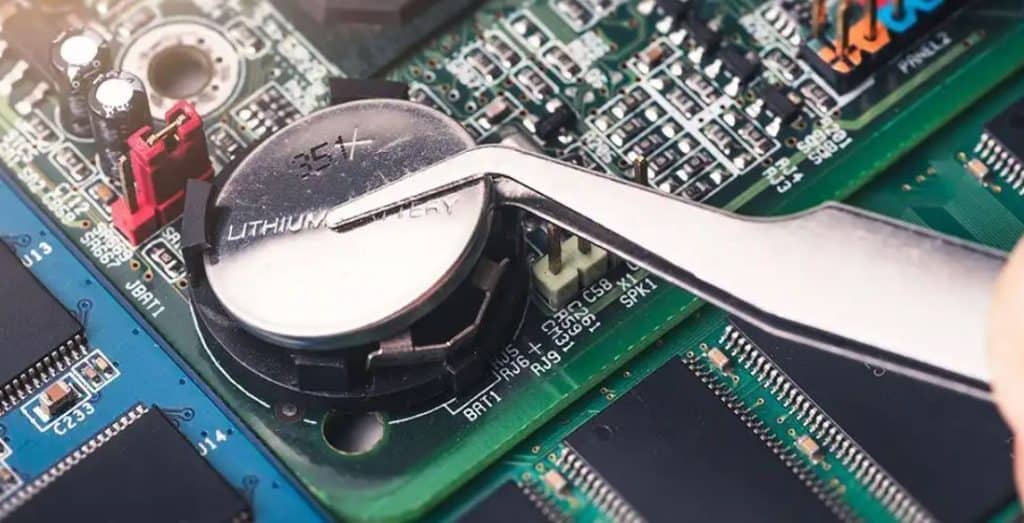 5 Ways to Fix the Red CPU Light On A Motherboard (2025)